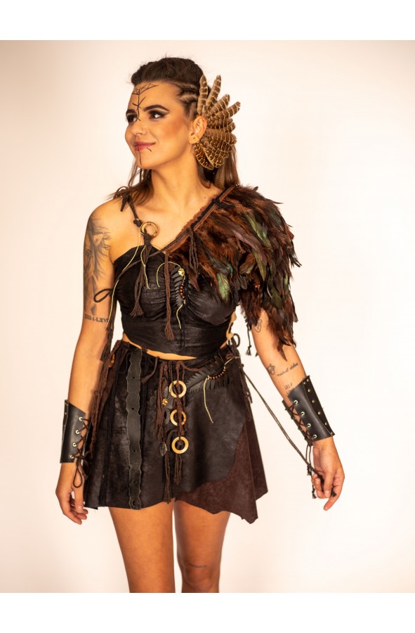 Medieval Shoulder Armor with Brown-Black Feathers - Yutecrea